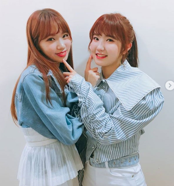 프로듀스48 아이즈원 혼다 히토미·김채원 볼 콕콕 사진 누가 찍었나… 정답은 이채연